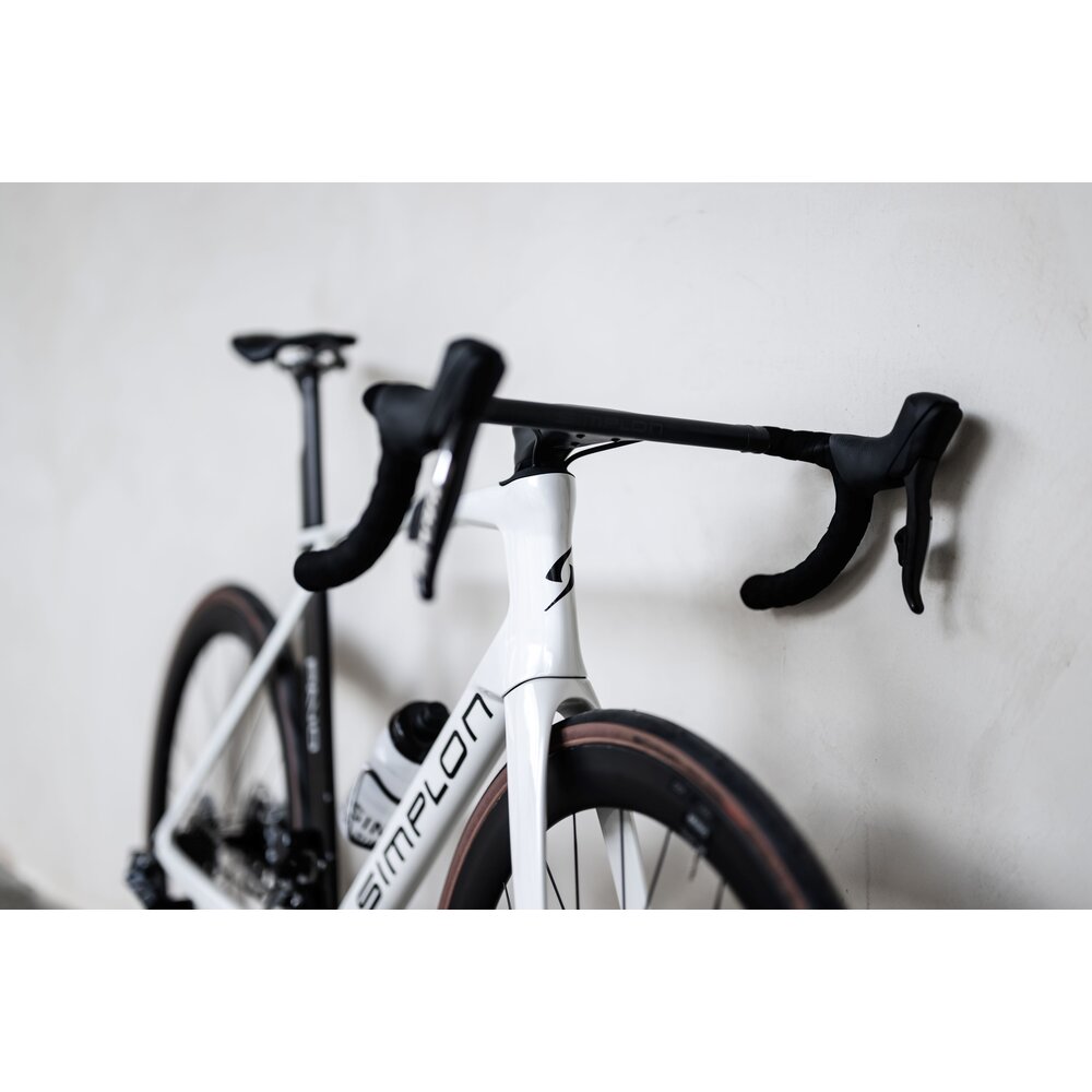 High-tech made in Europe - the PAVO IV carbon frame | SIMPLON