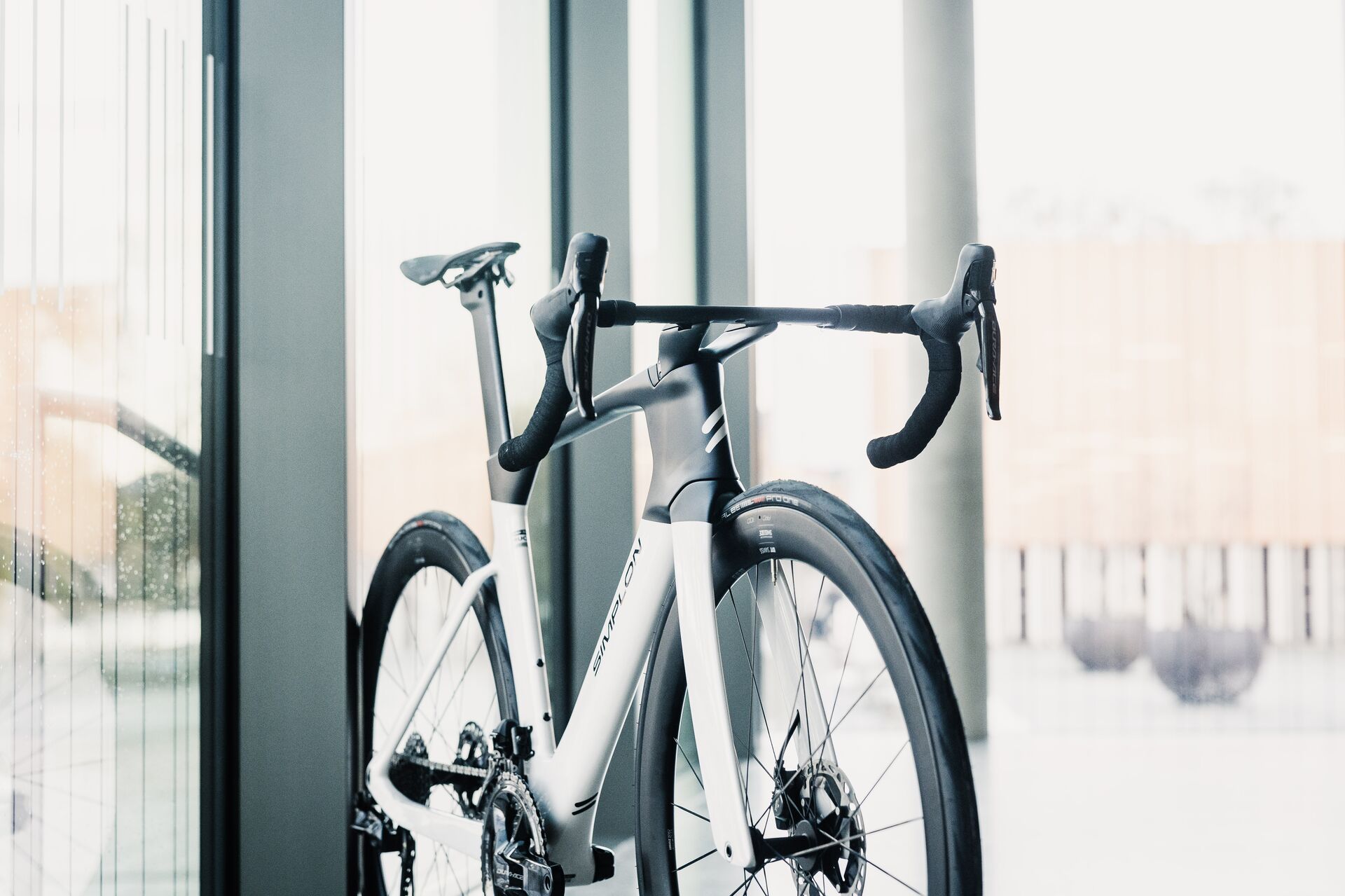 PRIDE | The fastest road bike in the world | simplon.com