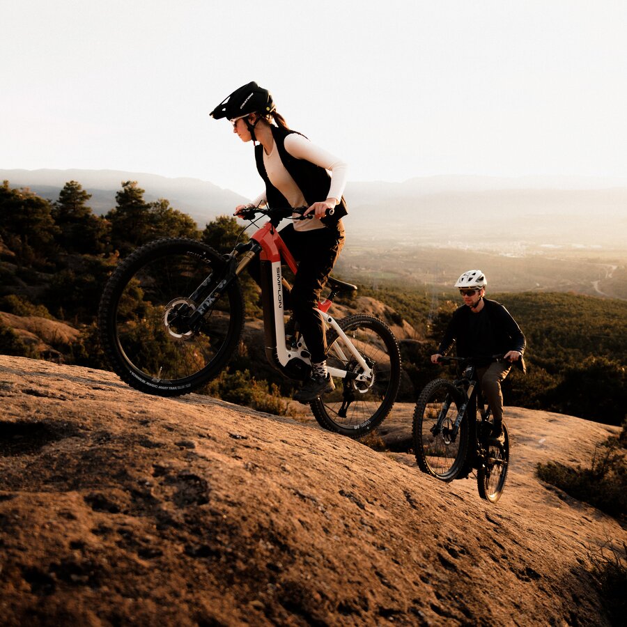 Stomp Pmax | SIMPLONS E-MTB für maximalen Trailspaß | simplon.com