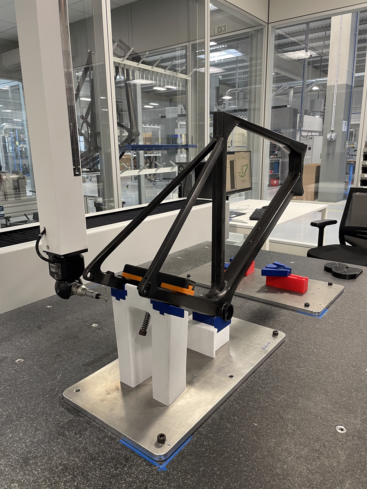High-tech made in Europe - the PAVO IV carbon frame | SIMPLON